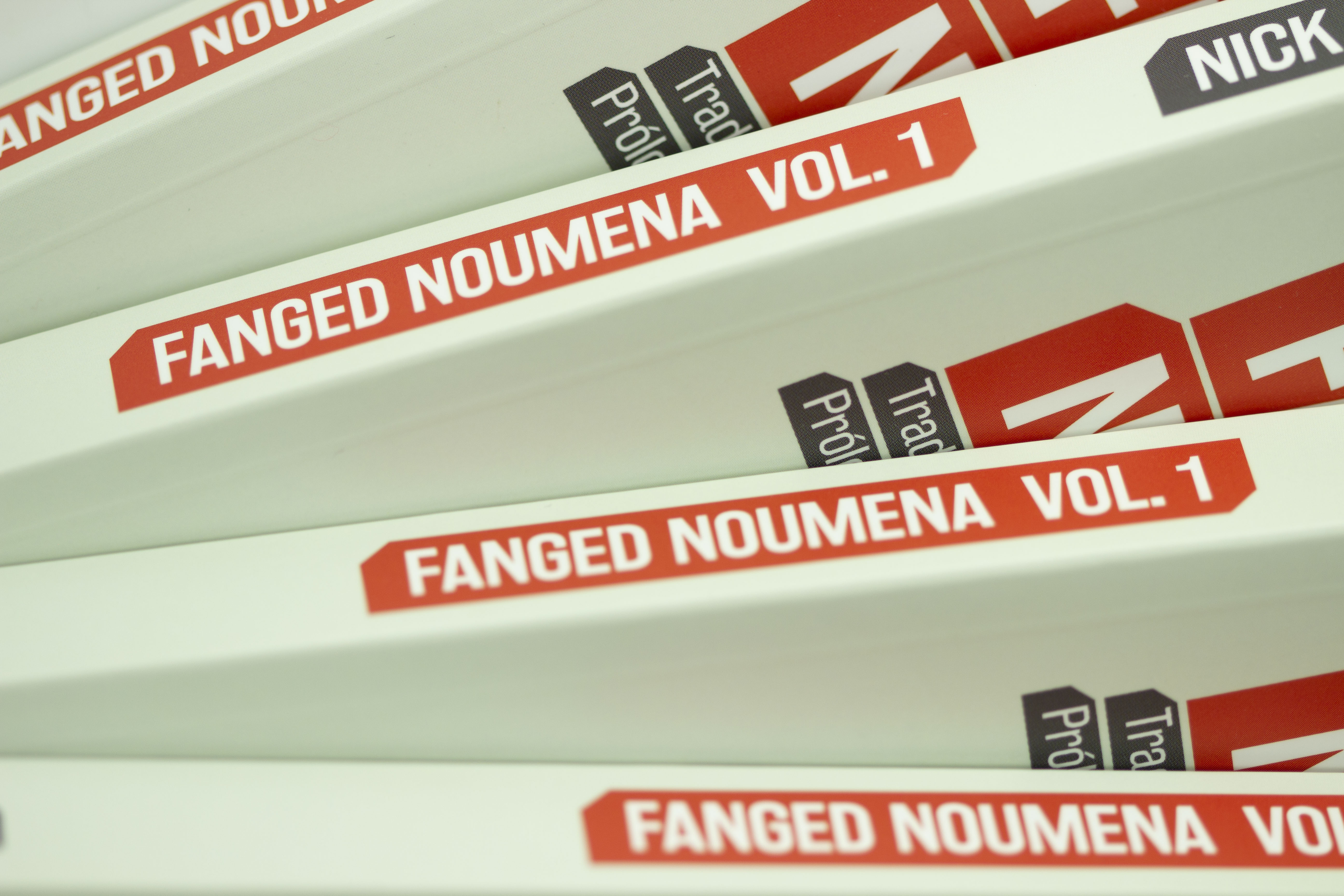 Avance de "Fanged Noumena" (Vol. 1) - HOLOBIONTE EDICIONES